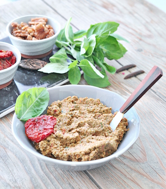 Red Pesto With Dried Tomato And Spinach - Live and Taste