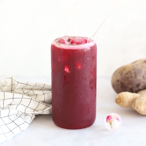 Skin-on Beetroot, Apple, Carrot And Ginger Juice, Easy And Nutrients ...